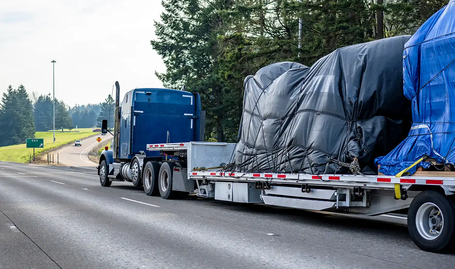 A Complete Guide to Trailer Types: Dry Vans, Flatbeds, and More